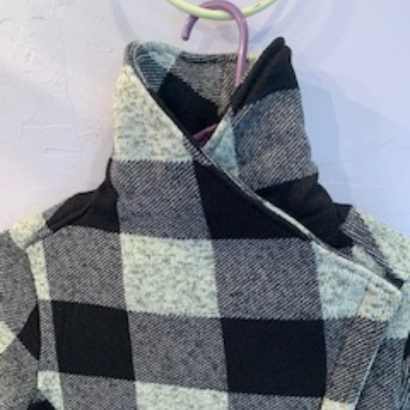 Steve Madden | Jackets & Coats | Black And White Buffalo Check Fleece ...